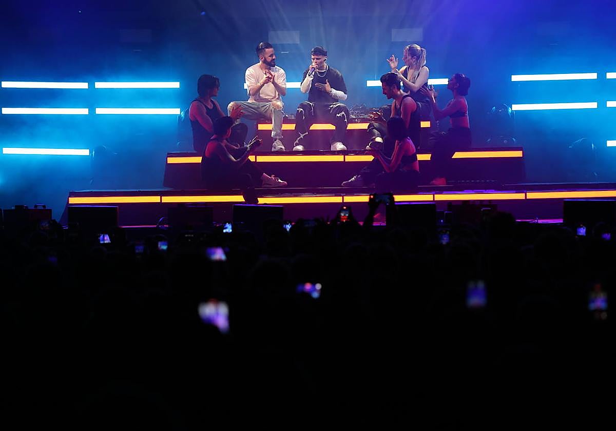 Abraham Mateo hace bailar a más de 8.000 personas en Cullera | Las Provincias